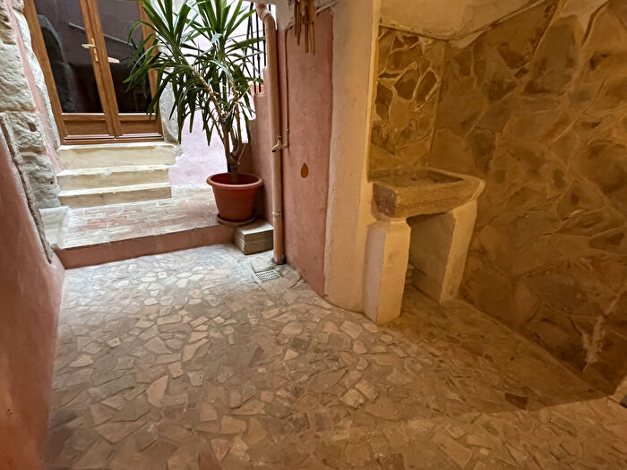 Maisons à vendre et appartements à louer - 1