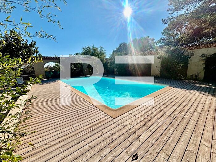 Maison à vendre - Nîmes, Camplanier, Cigale, Bois des Esprisses - 7 pièces - 6 chambres