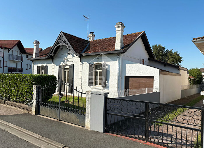 Maison à vendre - La Teste-de-Buch, Centre-ville - 5 pièces - 3 chambres