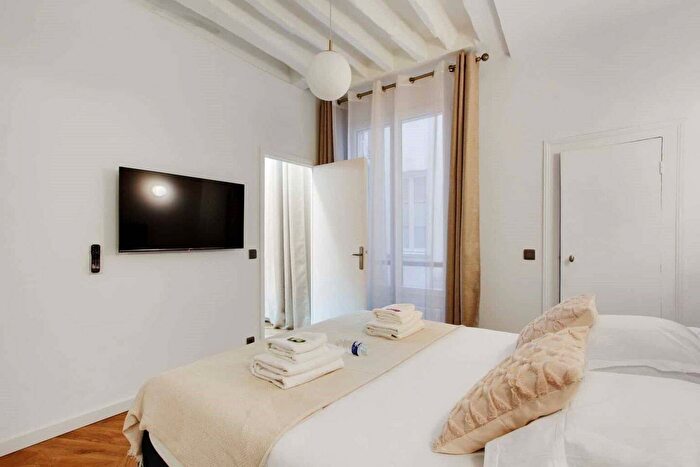 Les Halles, Paris 1er arrondissement : Appartement 2 pièces à louer