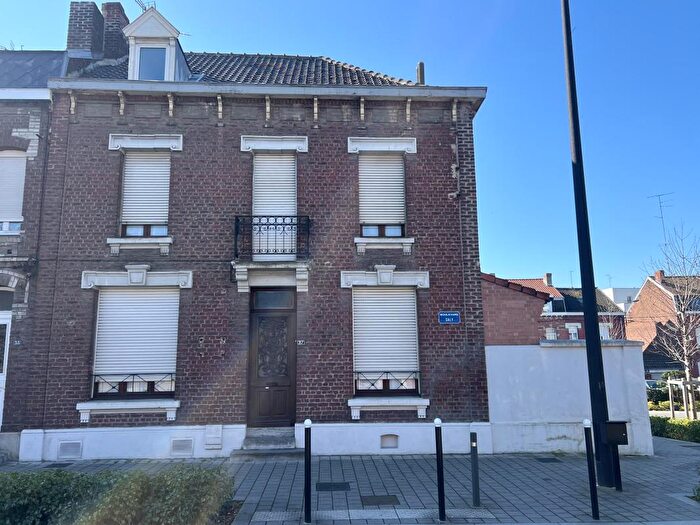 Maison à vendre - Valenciennes - 9 pièces - 6 chambres