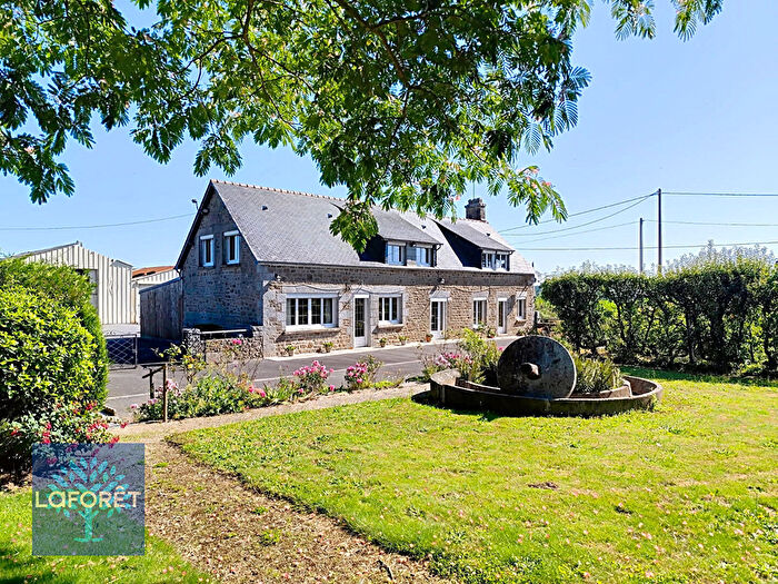 Maison à vendre - Louvigné-du-Désert - 9 pièces - 7 chambres