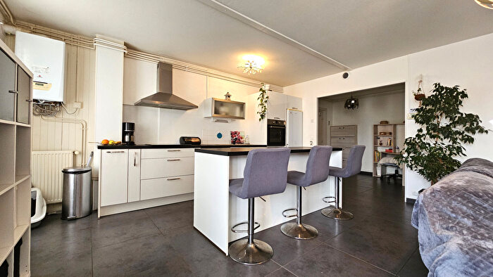 Appartement à vendre - La Tour-du-Pin - 4 pièces - 3 chambres