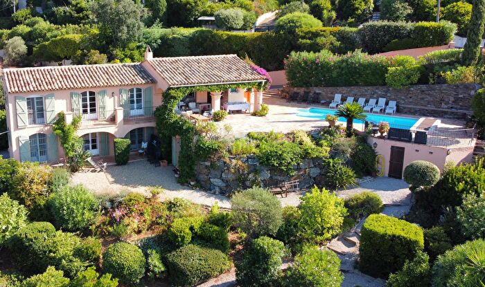 Maison à vendre - La Croix-Valmer - 7 pièces - 5 chambres