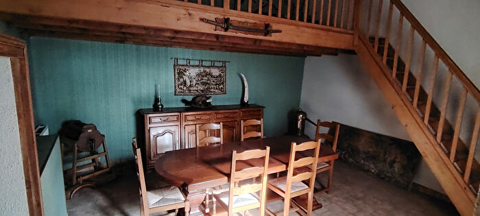 Maison à vendre - Airvault - 12 pièces - 4 chambres