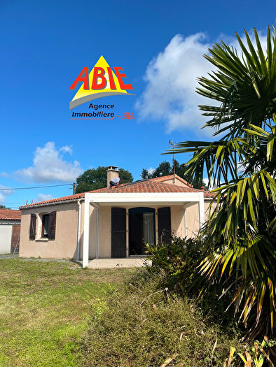 Maison à vendre - Saint-Marc-la-Lande - 5 pièces - 3 chambres