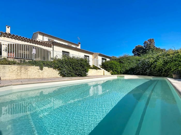Antibes, Antibes-les-Pins, Trianon, Le Fournel, Peyregoue : Maison 6 pièces à vendre