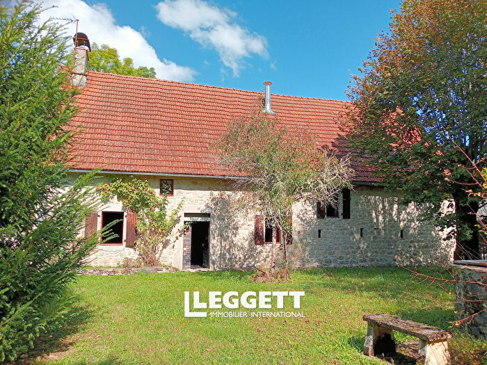 Maison à vendre - Roche-le-Peyroux - 7 pièces - 3 chambres