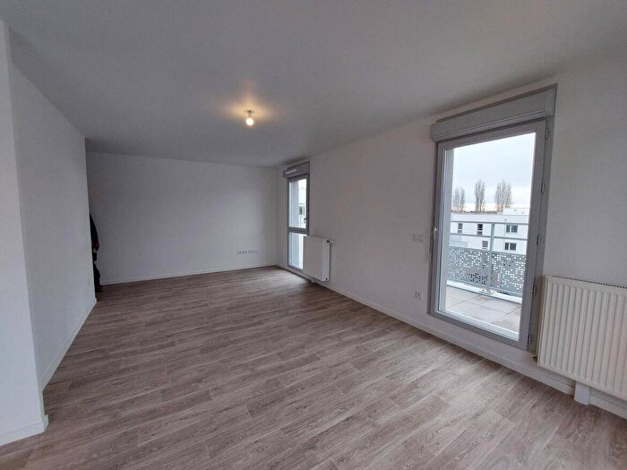 Appartement à louer - La Closerie-Les Aulnes, Combs-la-Ville - 5 pièces