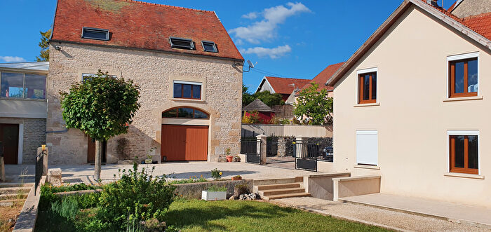 Maison à vendre - Étalante - 12 pièces - 6 chambres