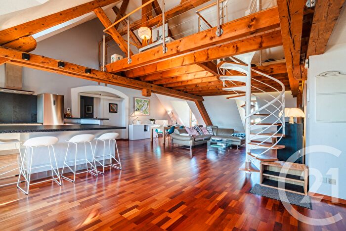 Appartement à vendre - Pontarlier, Centre-ville - 5 pièces - 3 chambres