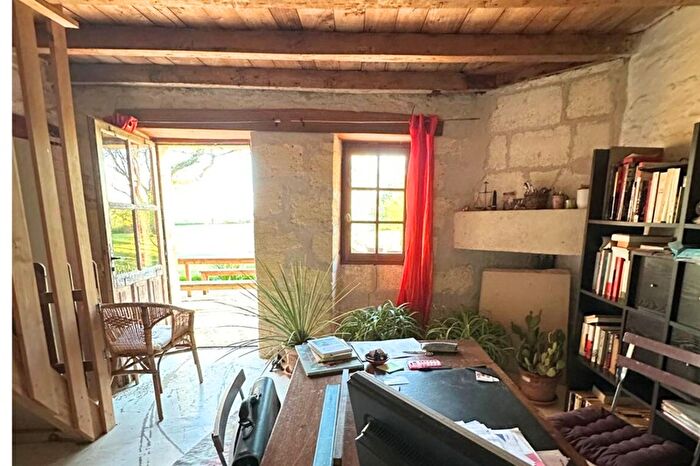 Maison 6 pièces à Anglade, à vendre