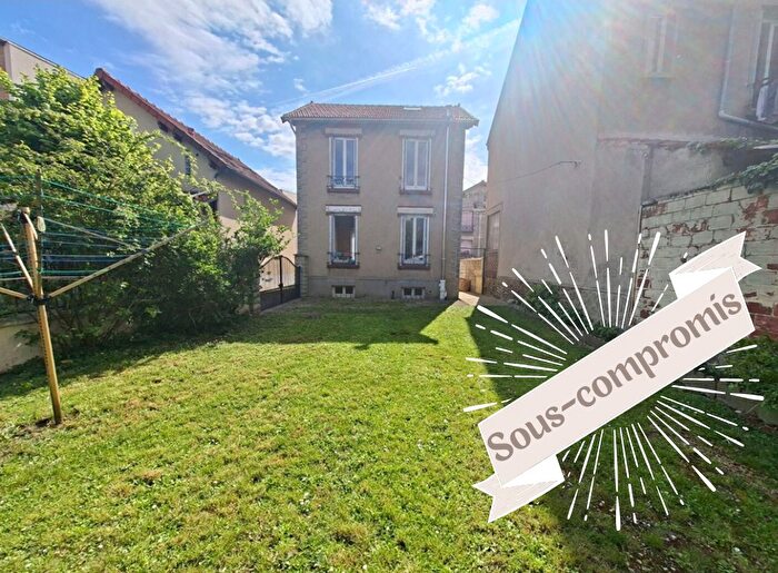 Le Bourget : Maison 6 pièces à vendre