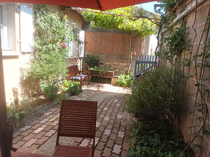 Maison à vendre - Usson-du-Poitou - 7 pièces - 4 chambres