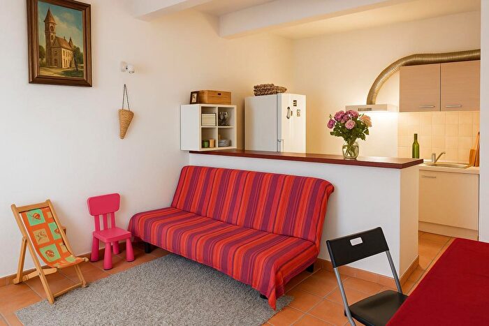 Appartement à vendre - Beaucaire, Centre-ville - 2 pièces - 2 chambres