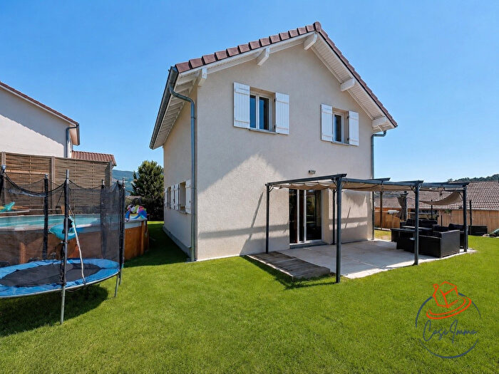 Maison 5 pièces à Collonges, à vendre