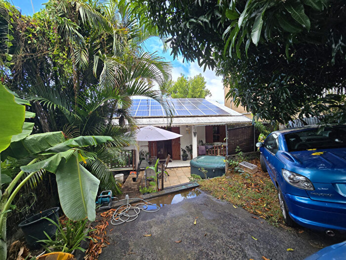Maison 5 pièces à vendre - Saint-Pierre, Les Assises, Bois Noirs