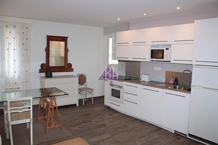 Appartement à louer - Hyères - 3 pièces - 2 chambres