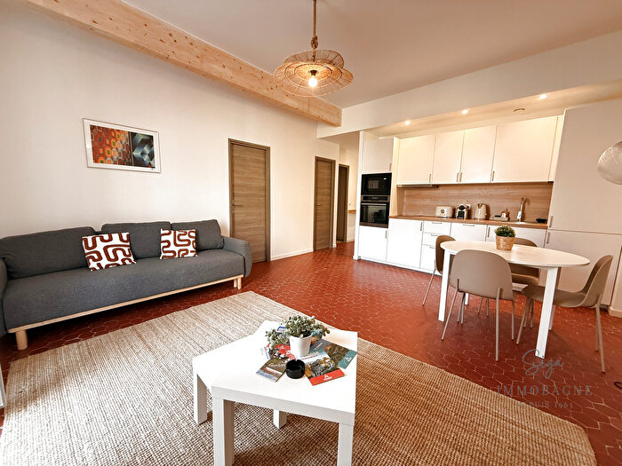 Appartement à vendre - Aubagne, Centre-ville, Beaumond - 2 pièces - 1 chambre