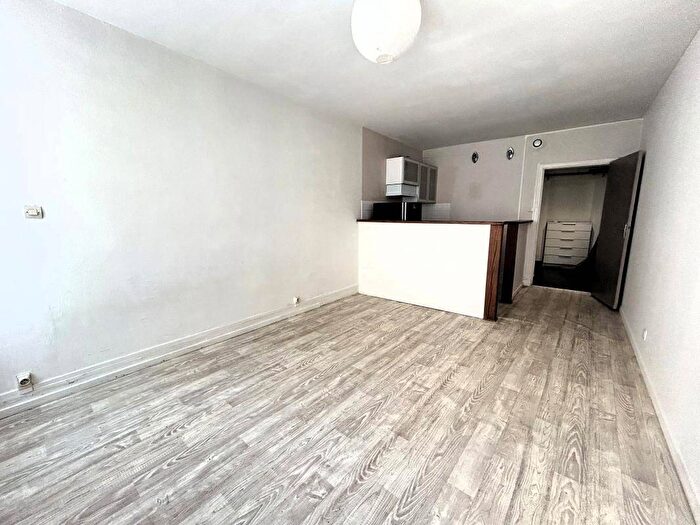 Appartement 1 pièce à Centre Ville-Saint Léonard-Notre-Dame, Alençon, à louer