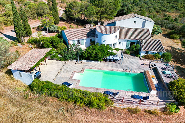 Maison à vendre - Fontjoncouse - 9 pièces - 8 chambres