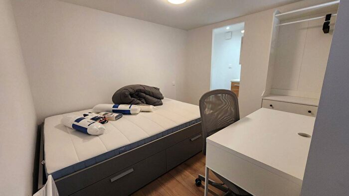 Appartement à louer - Gravières-Gravette-Beaulieu-Lagrue-Plaisance, Cenon - 2 pièces - 1 chambre