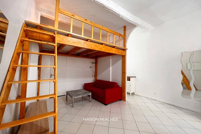 Appartement à louer - Centre Ancien, Draguignan - 1 pièce