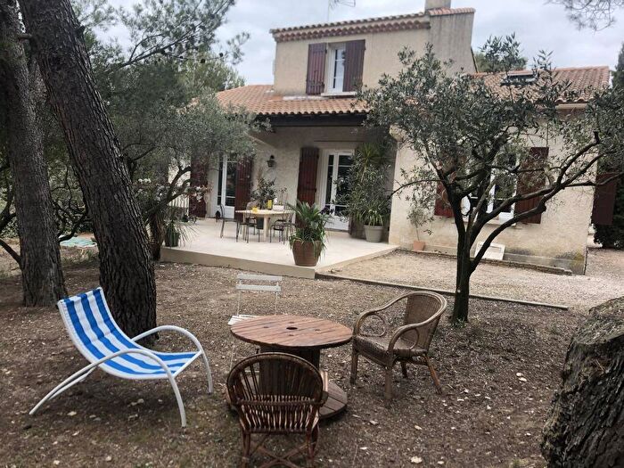 Maison à louer - Est, Châteaurenard - 5 pièces - 4 chambres