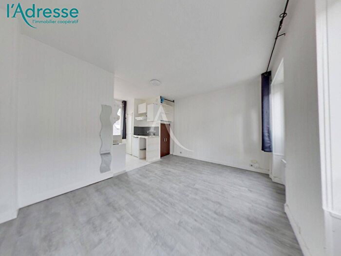 Bord de Marne, Champs-sur-Marne : Appartement 1 pièce à louer