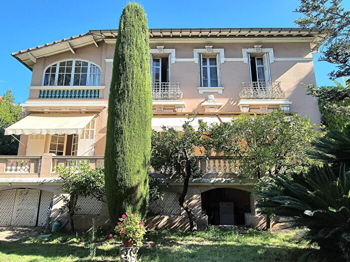 Maison à vendre - Cannes, Carnot - 7 pièces - 4 chambres