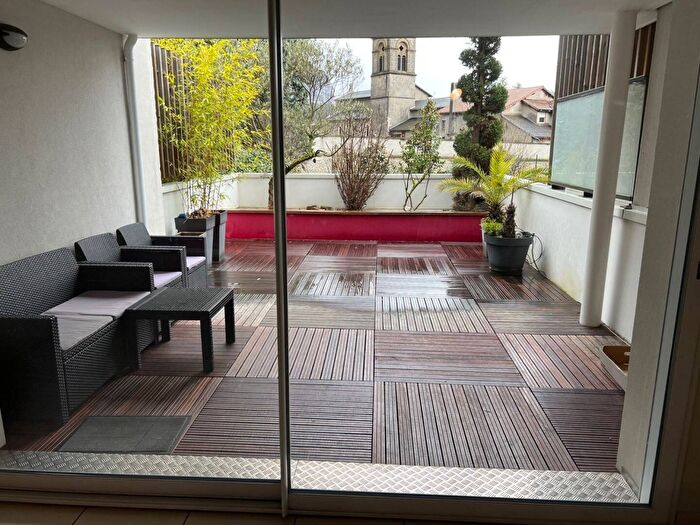 Appartement à louer - Saint-Égrève - 3 pièces - 2 chambres