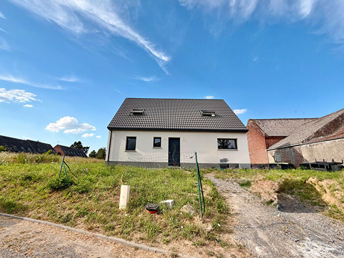 Maison 6 pièces à vendre à Saint-Python