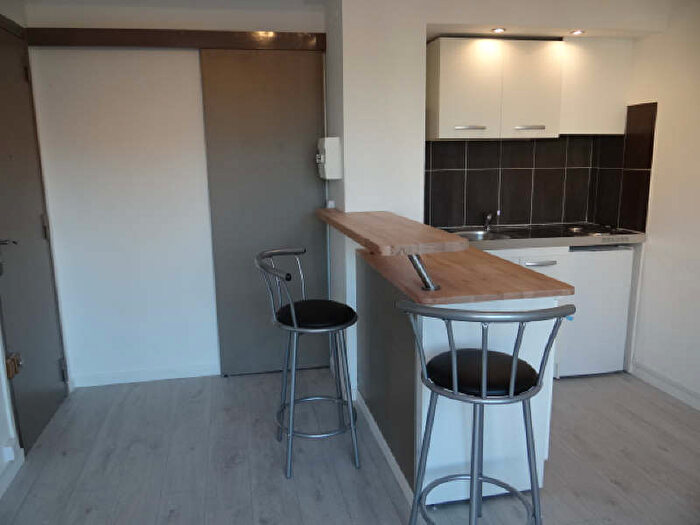 Appartement à louer - Marseille er , Saint-Charles - 1 pièce