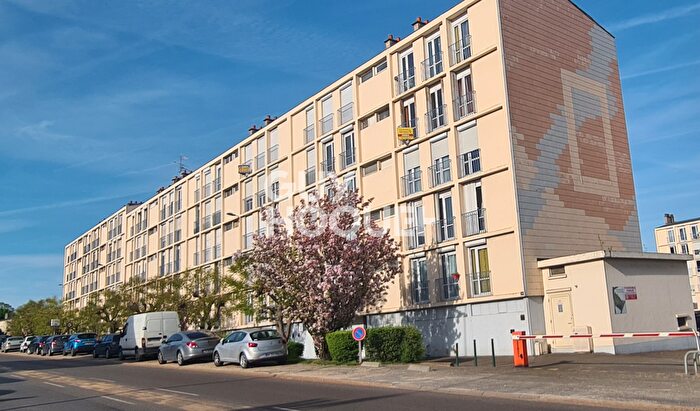 Dreux, Centre-ville : Appartement 4 pièces à vendre