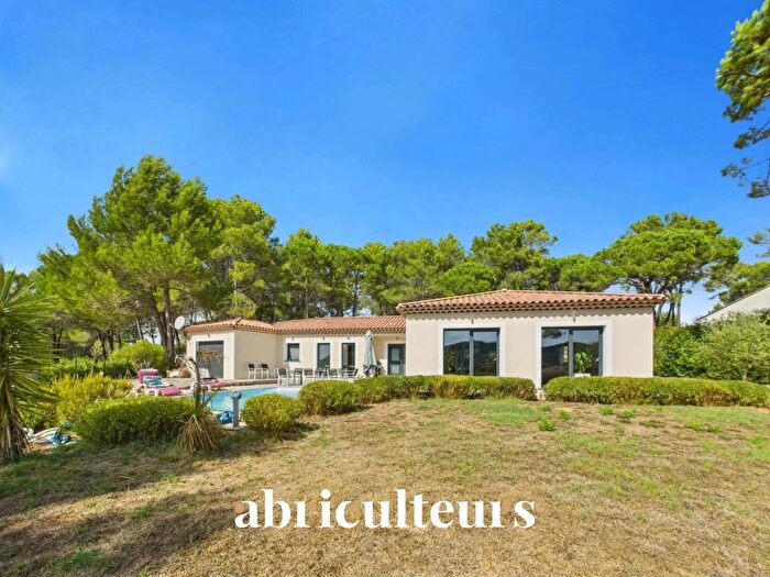 Maison à vendre - Bagnols-en-Forêt - 4 pièces - 3 chambres