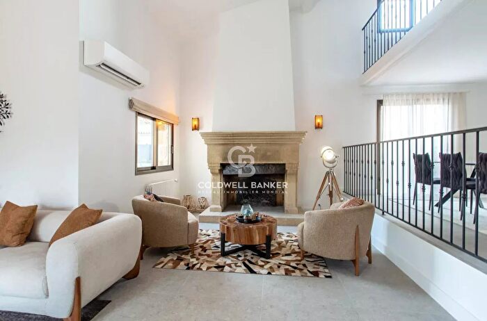 Maison à vendre - Valbonne, Val de Cuberte, Les Parés, Les Peyrouos - 7 pièces - 4 chambres