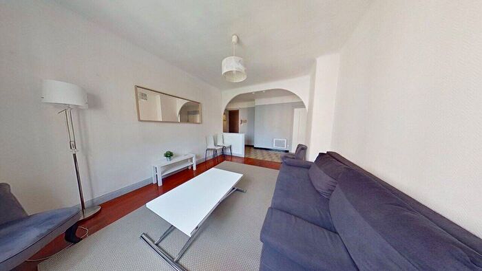 Appartement à louer - La Villette, Lyon ème arrondissement - 3 pièces - 2 chambres