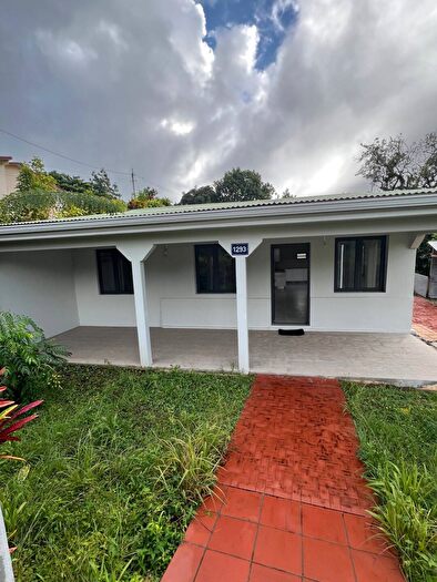 Maison à louer - Sainte-Marie - 4 pièces - 3 chambres