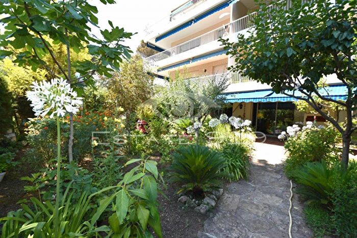 Appartement à vendre - Le Cannet - 3 pièces - 2 chambres