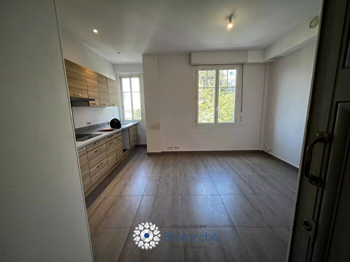 Appartement 1 pièce à Nice, Carabacel, à louer
