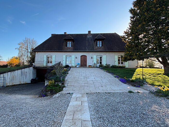 Maison à vendre - Arnay-le-Duc - 10 pièces - 6 chambres