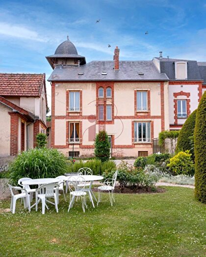 Maison à vendre - Nangis - 8 pièces - 5 chambres