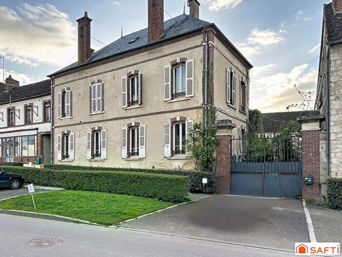 Maison 8 pièces à Neuilly, à vendre