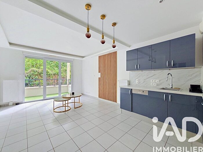Leclerc-Centre Ouest, Brie-Comte-Robert : Appartement 2 pièces à louer