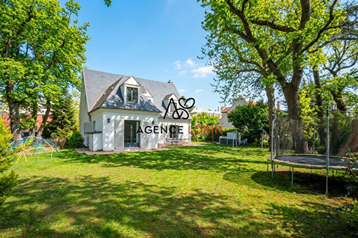 Maison 9 pièces à Le Vésinet, République, à vendre