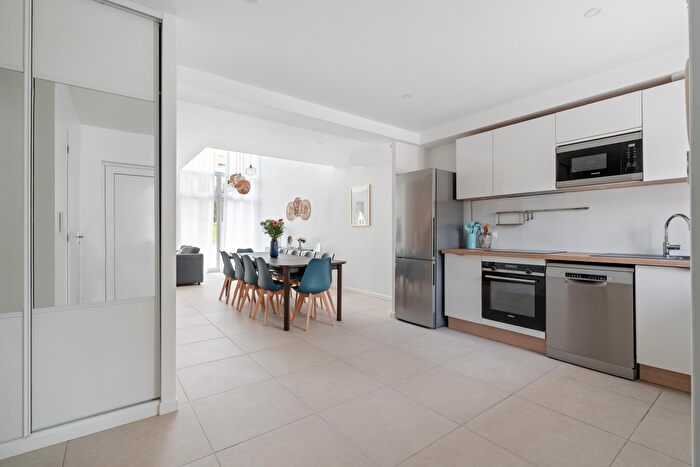 Maison à vendre - Pontault-Combault, Centre commercial - 5 pièces - 3 chambres