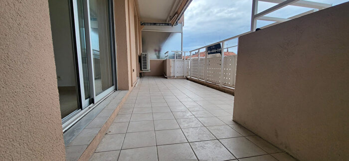 Appartement à louer - Nice, Riquier - 3 pièces - 2 chambres