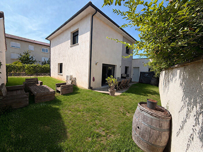 Maison 4 pièces à Bourg-en-Bresse, Croix Blanche, Près de Brou, Alagnier, à vendre