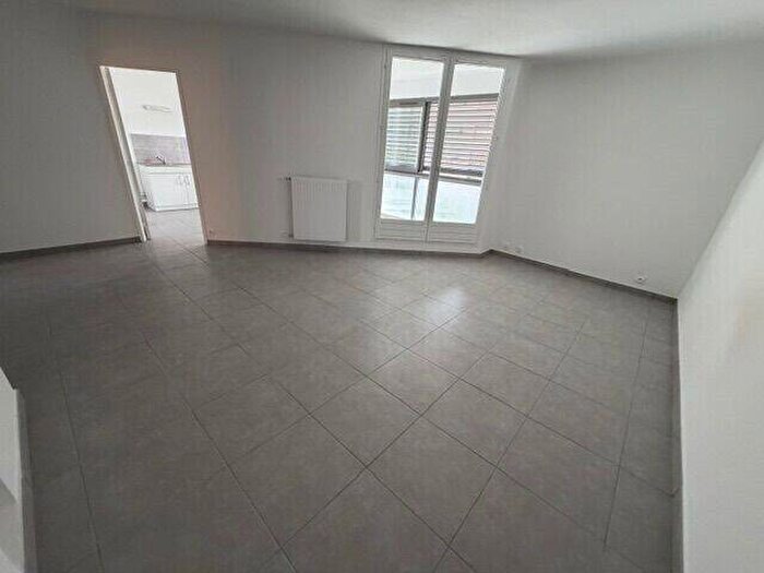 Appartement à louer - Moulin à Vent-Georges Lévy, Vénissieux - 4 pièces - 3 chambres