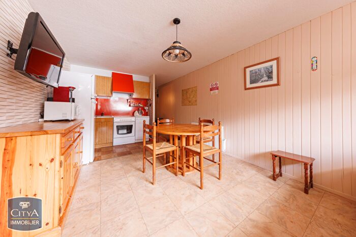 Besse-et-Saint-Anastaise - Appartement 2 pièces à vendre